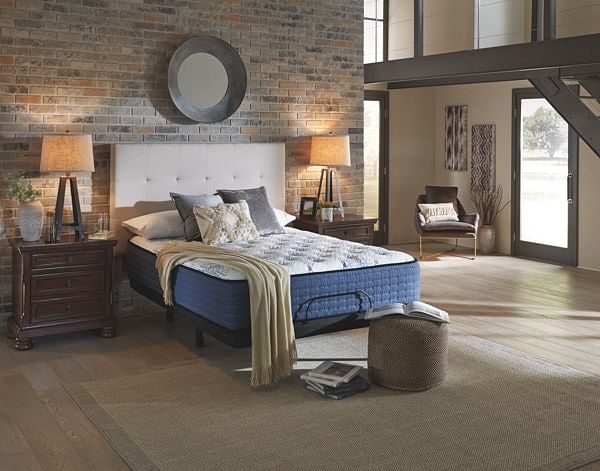 Ashley Mattresses King Mattress and Adjustable Base M62241 M9X942